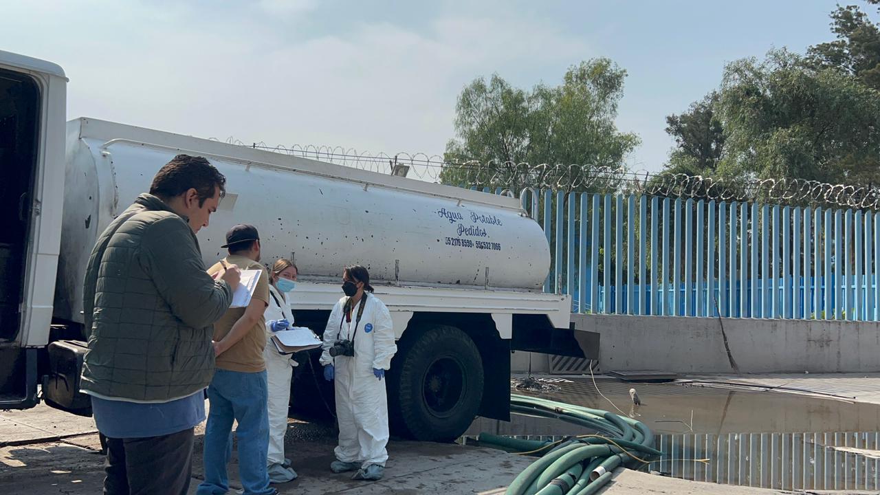 Hallan el cuerpo de una mujer dentro de una pipa de agua