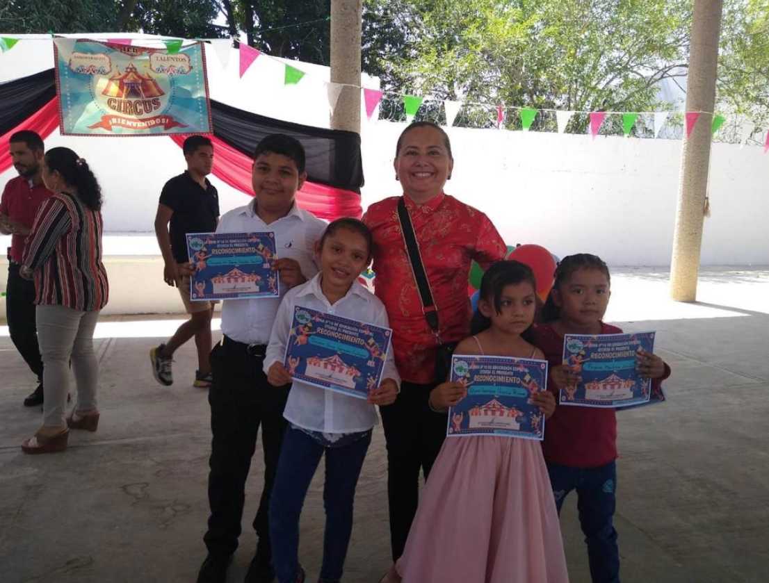 Respaldan 30 años de servicio su gran labor