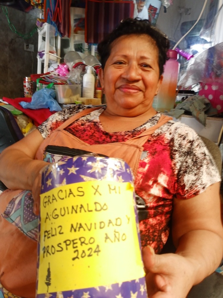 Recolectan su ‘aguinaldo’ con botes decorados – Novedades de Tabasco