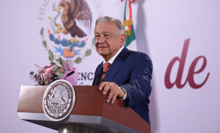 AMLO celebra Día de las Madres con concierto en Palacio Nacional ...