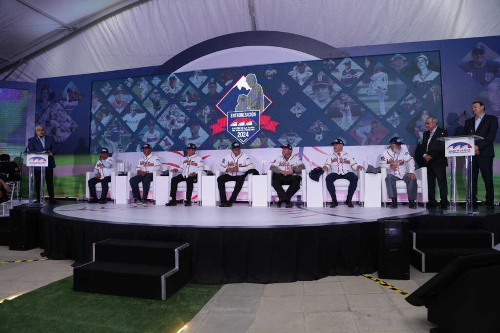 Ceremonia de Entronización Clase 2024 – Novedades de Tabasco